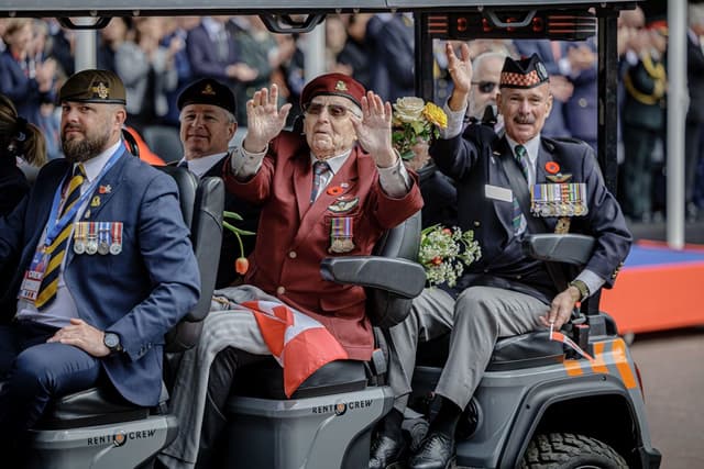 WOII-veteranen zijn middelpunt in de Stad der Bevrijding