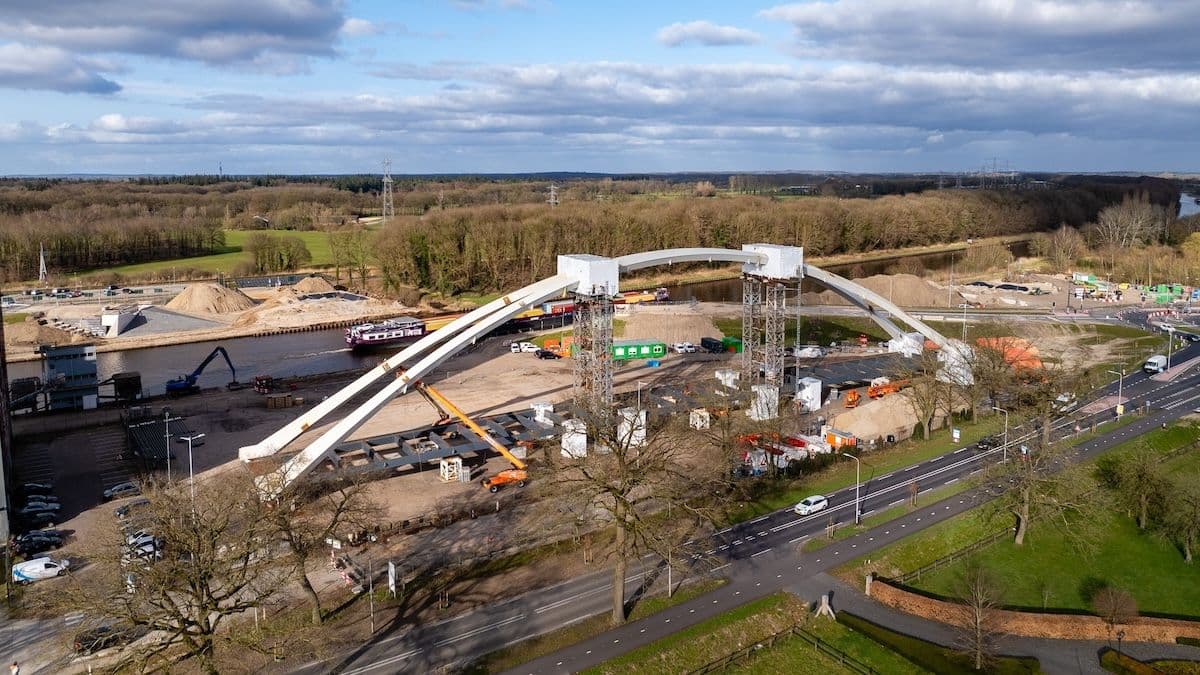 Invaren Nettelhorsterbrug Lochem via webcam te zien